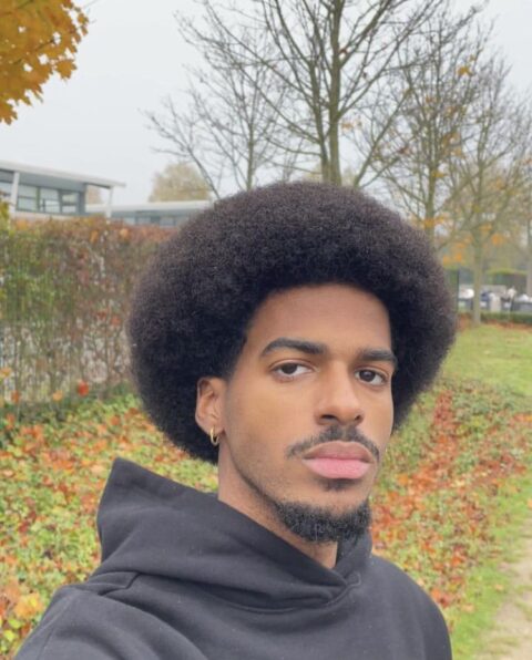 Coupes Afro Homme : Guide Ultime pour Exprimer Votre Style